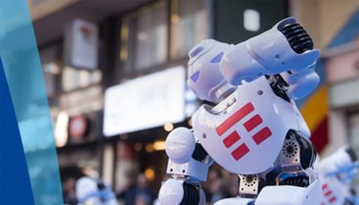 TIM regala un robot da Guinness World Record a tutti i suoi clienti ...