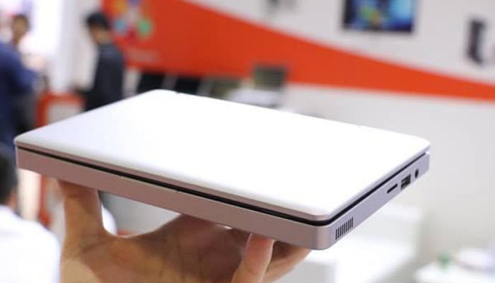 CHUWI Minibook 8”, il portatile con Intel Core m3 che sta in una mano