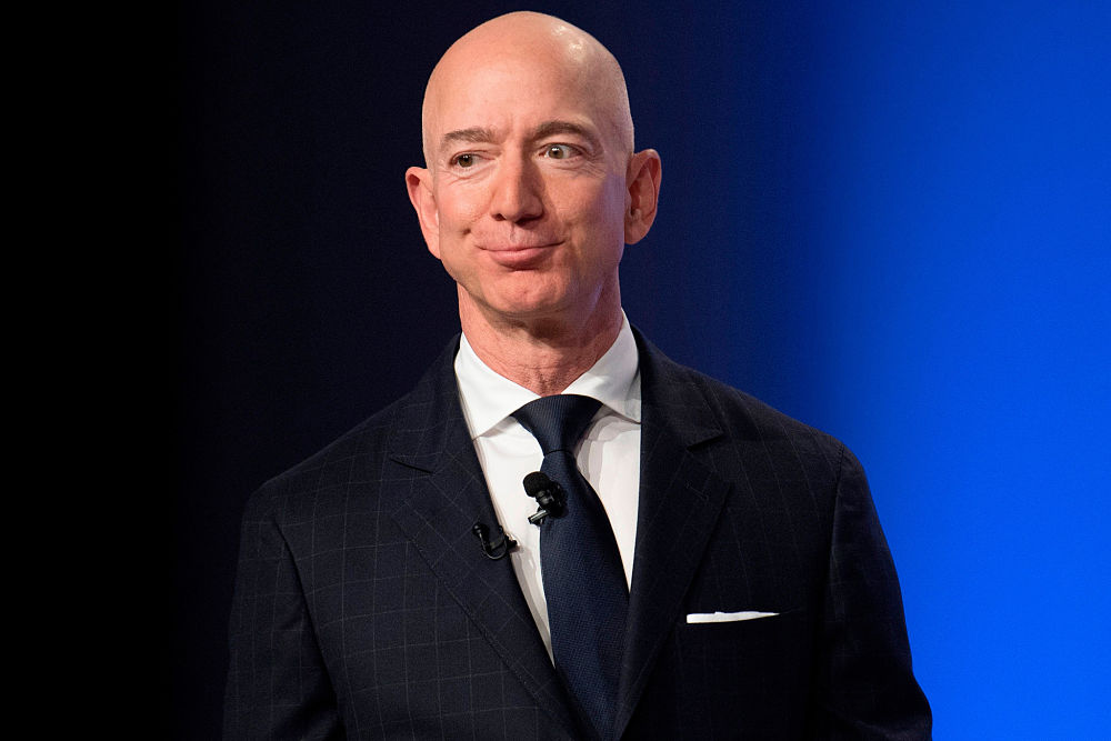 Amazon: Jeff Bezos, dopo la Luna, ora sogna un aeroporto