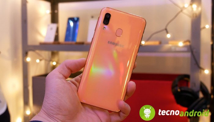 Recensione Samsung A40: compatto, colorato e frizzante - TecnoAndroid