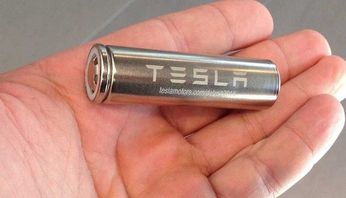 Tesla: Elon Musk annuncia il rinvio dell'evento Battery Day, ecco le info