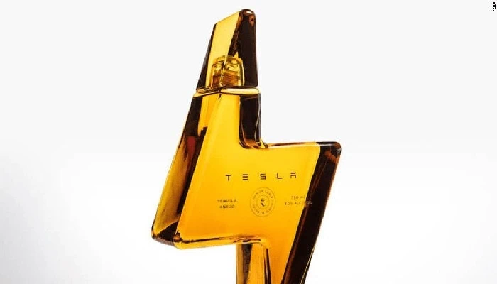 Tesla: bottiglie vuote di Tequila vendute a più di 4,000 dollari ...