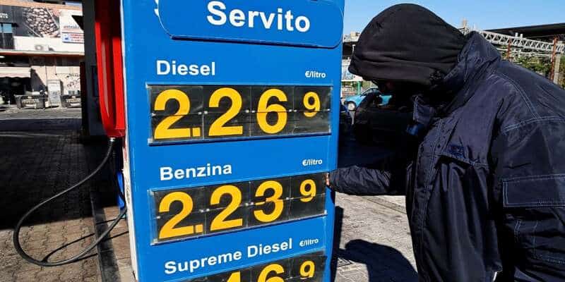 Benzina e diesel, prezzo lievita sempre più per gli italiani