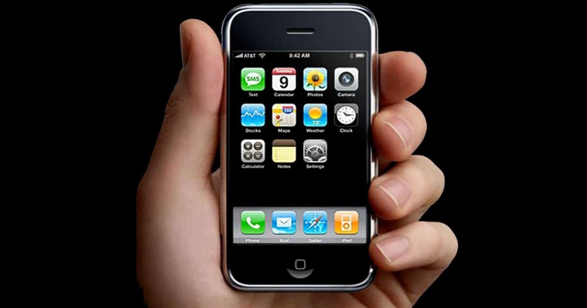 iPhone di prima generazione venduto a 63mila dollari. È uno scherzo ...