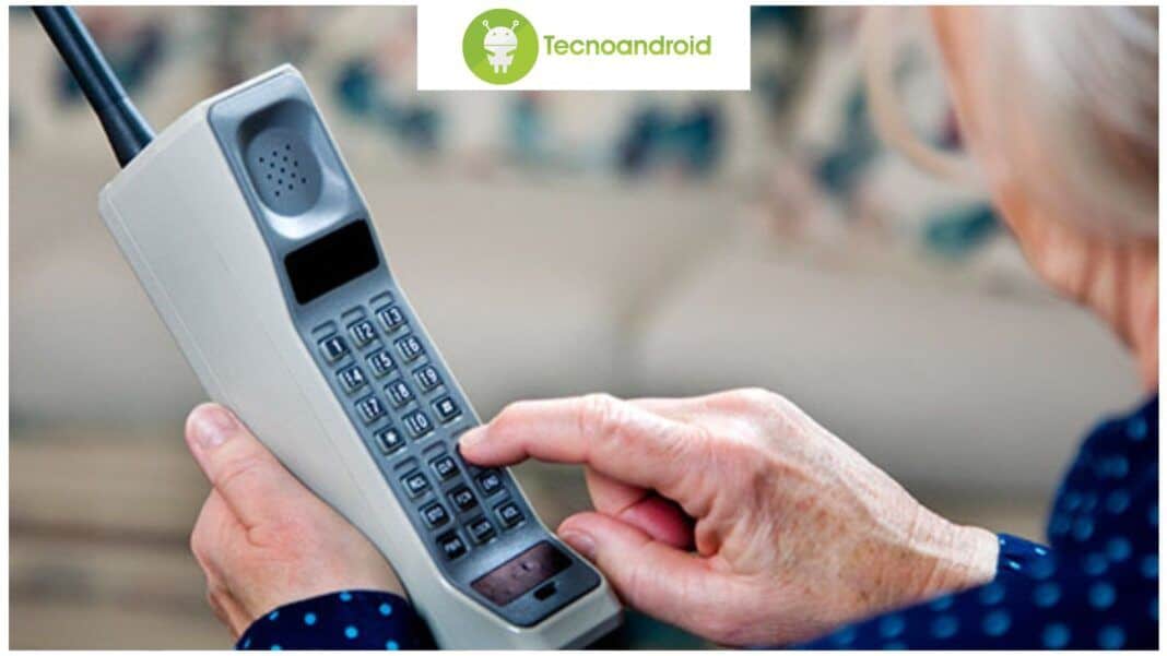 Il primo cellulare ad arrivare in Italia? Ecco la sua piccola storia