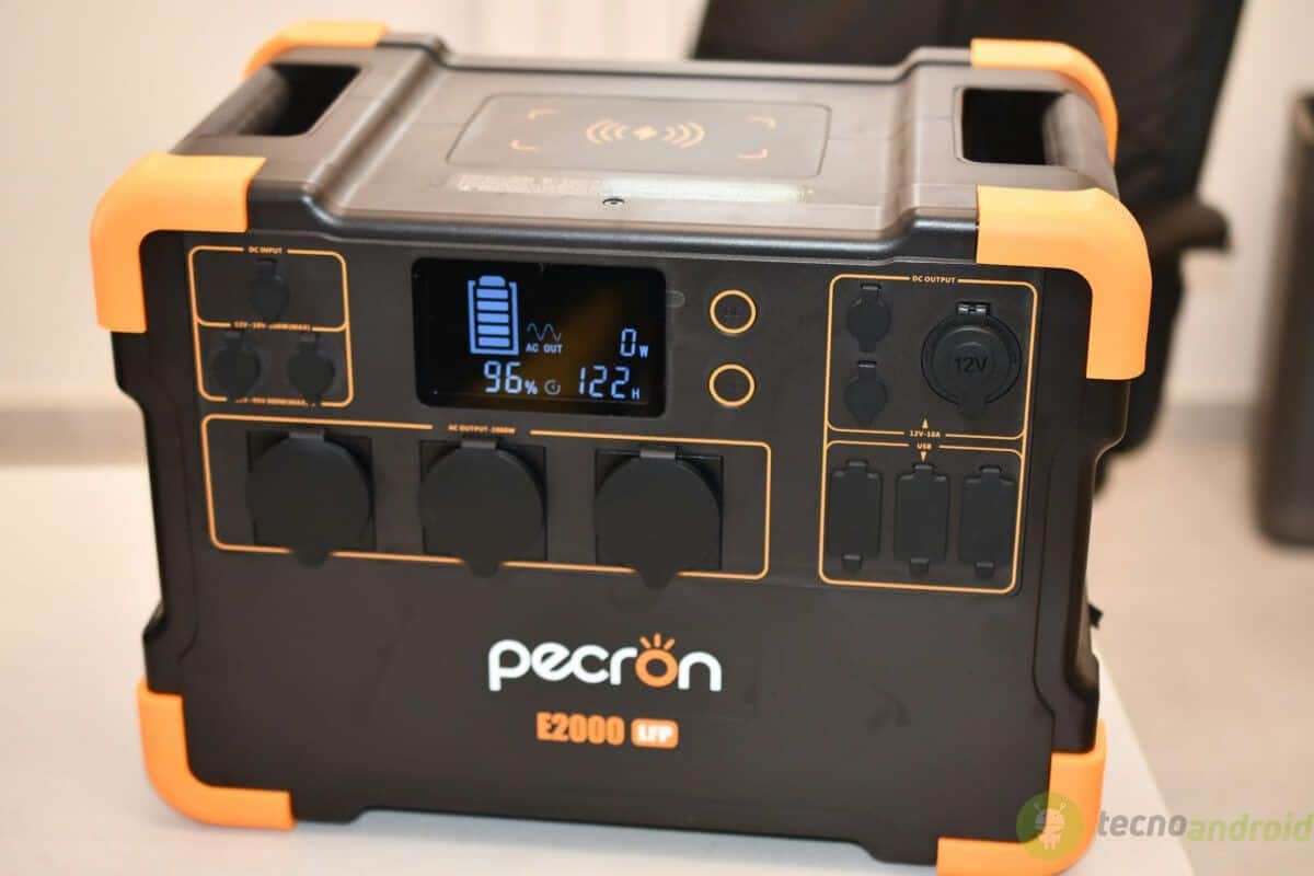 PECRON E2000 LFP: la power station espandibile che genera energia gratis