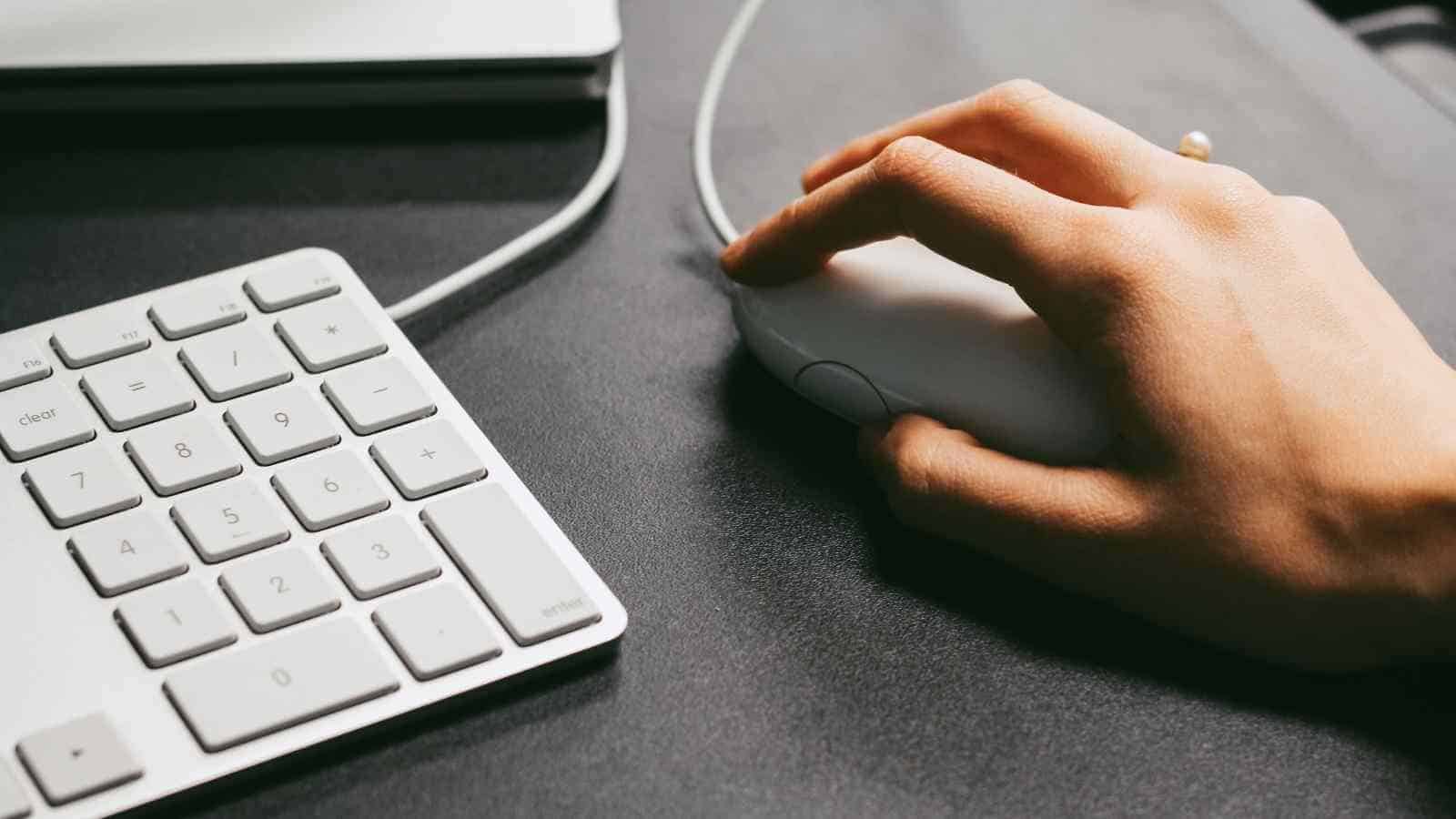 L’incredibile storia del robottino lego che fa 70 clic al secondo