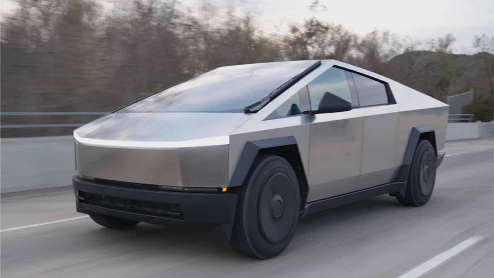 Tesla Cybertruck: ecco il primo modello in Tactical Grey