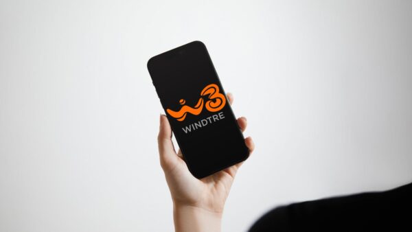 Acquista una nuova SIM e attiva la WindTre Start 5G Autopay per ...