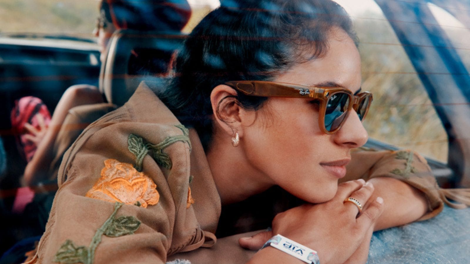 Ray-Ban Meta: gli smart glasses ora riconoscono i brani con Shazam