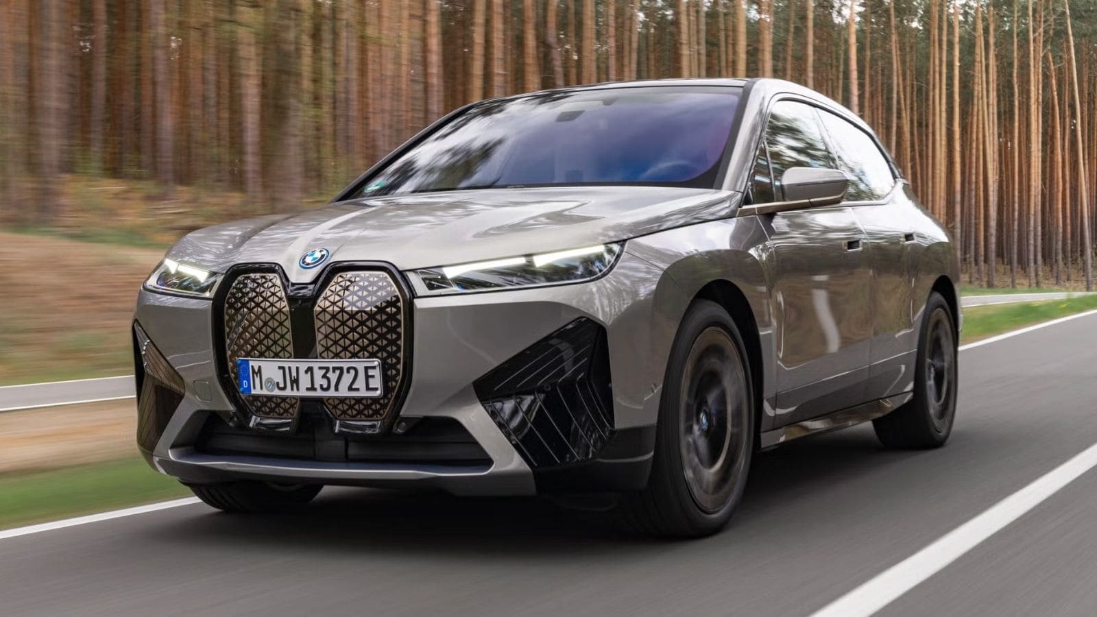 BMW iX: il restyling in arrivo per il maxi SUV elettrico - TecnoAndroid