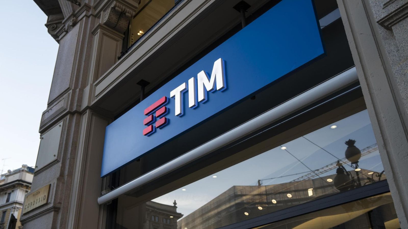 TIM aumenta le tariffe: ecco cosa cambia per i clienti