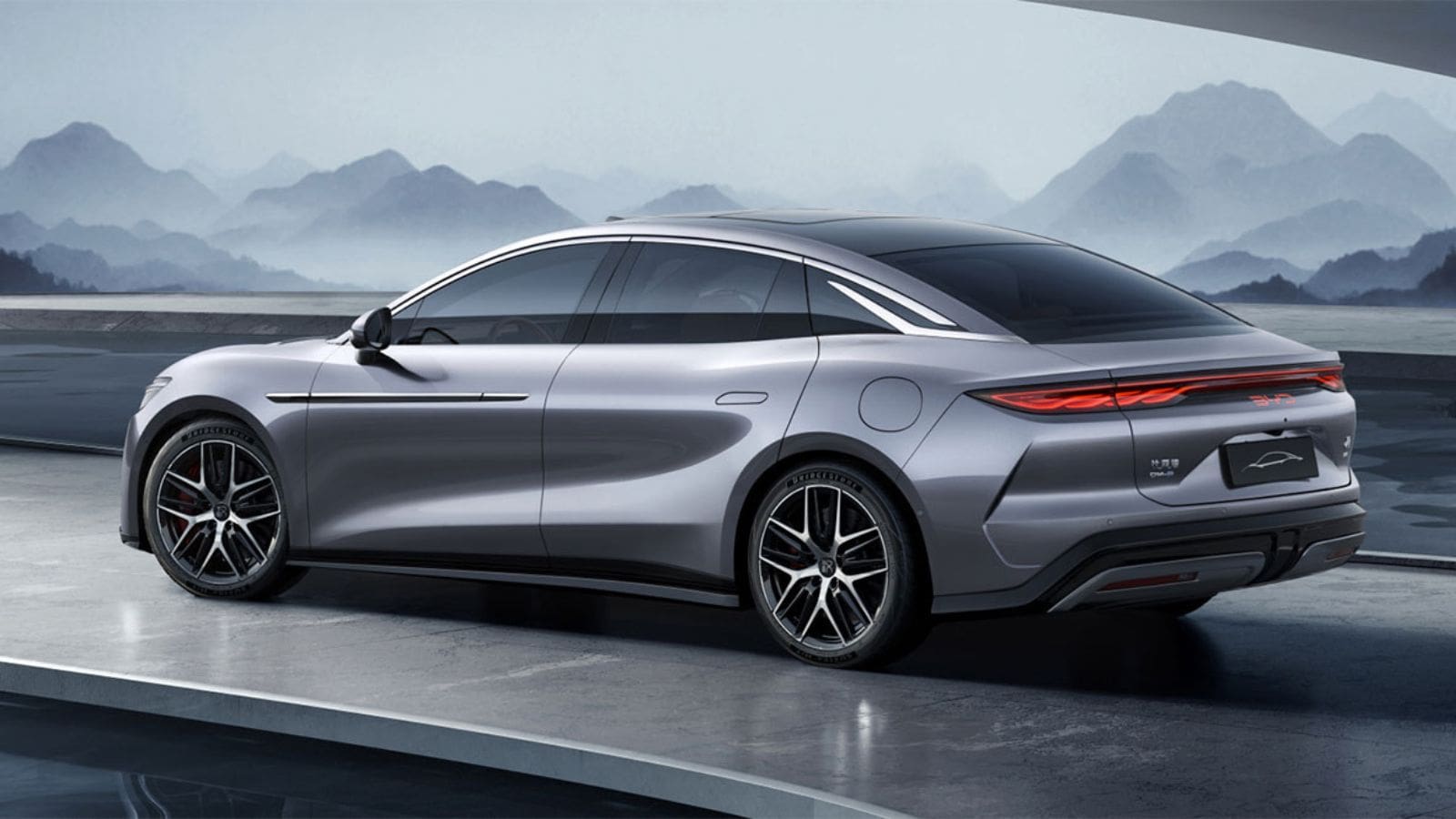 BYD Han L, berlina elettrica da 1080 CV e oltre 700 Km di autonomia