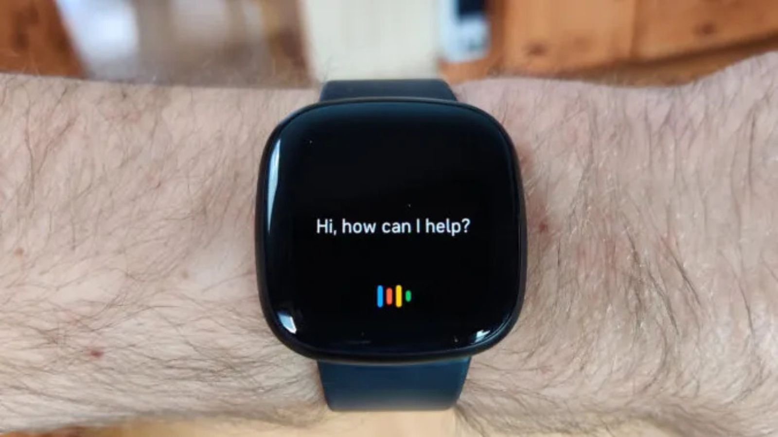 Fitbit: addio Google Assistant, cosa sta succedendo