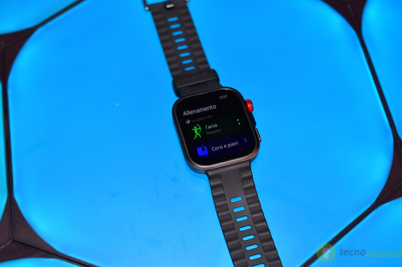 Recensione Huawei Watch Fit 4 Pro: smartwatch di qualità simile ad ...