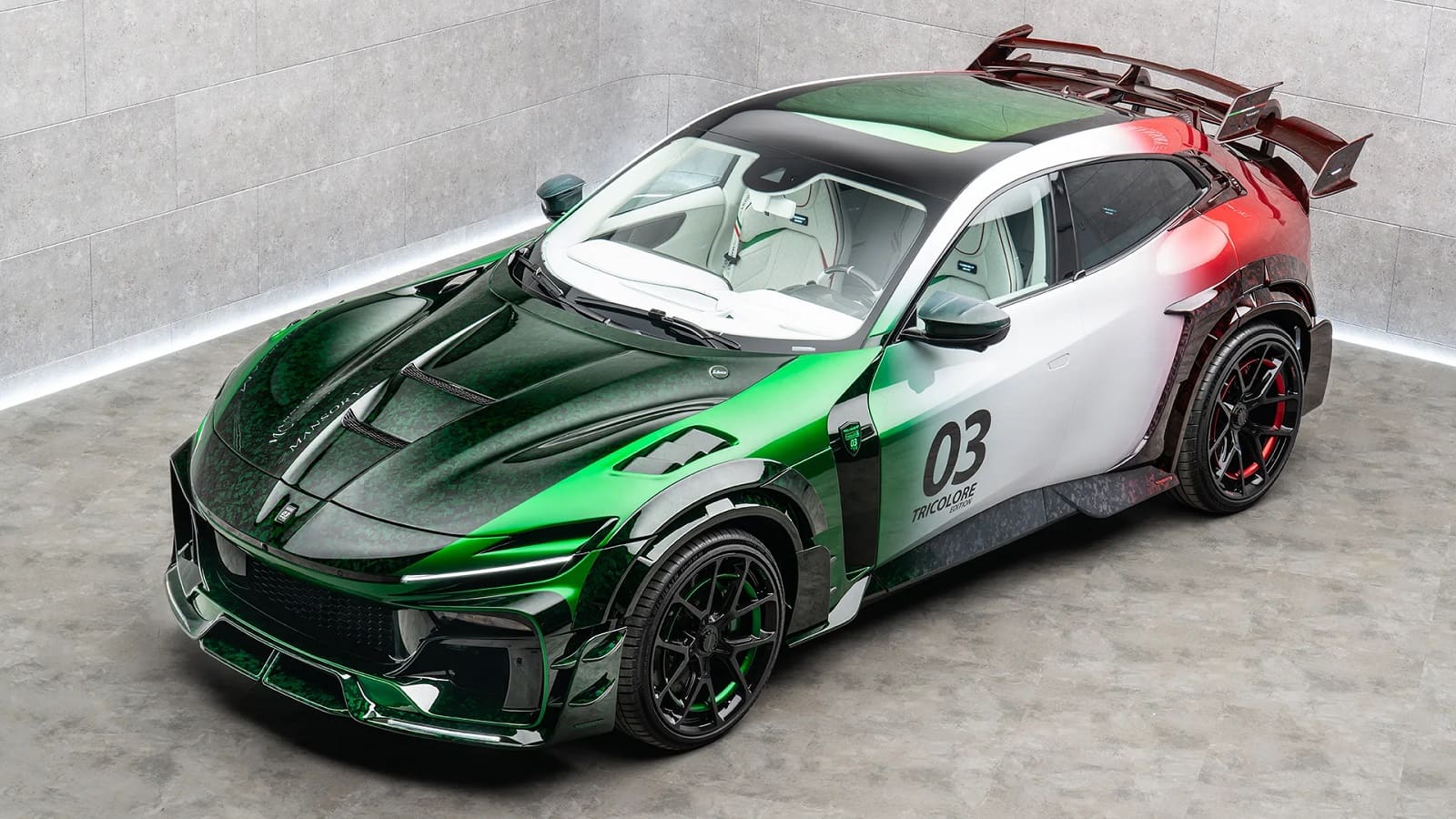 Ferrari Purosangue, MANSORY l’ha trasformata nella Pugnator Tricolore