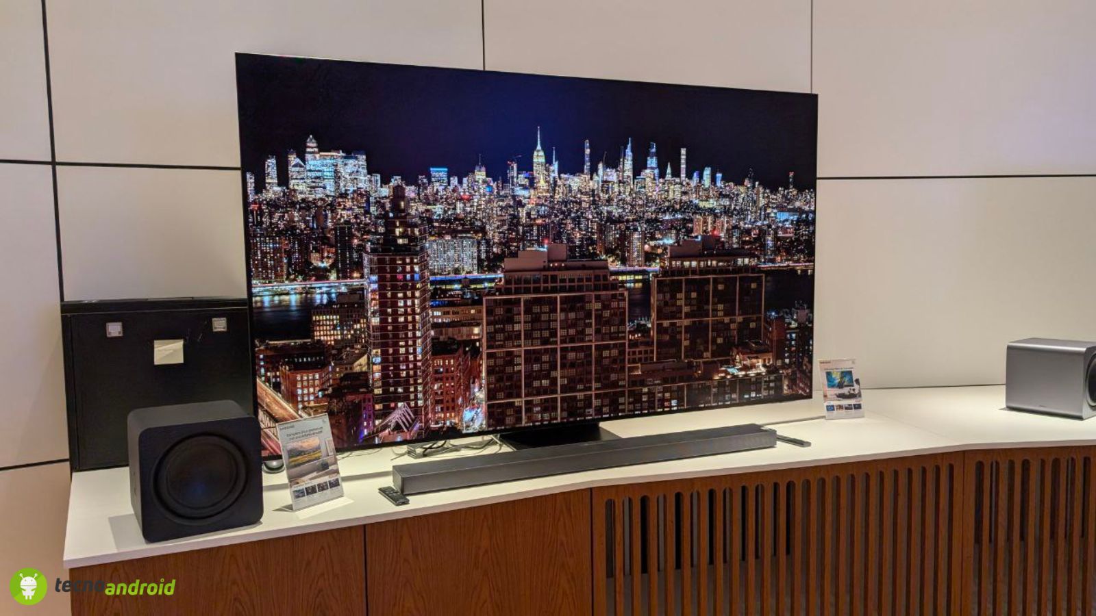Samsung presenta la line-up TV AI e audio 2025: specifiche e prezzi