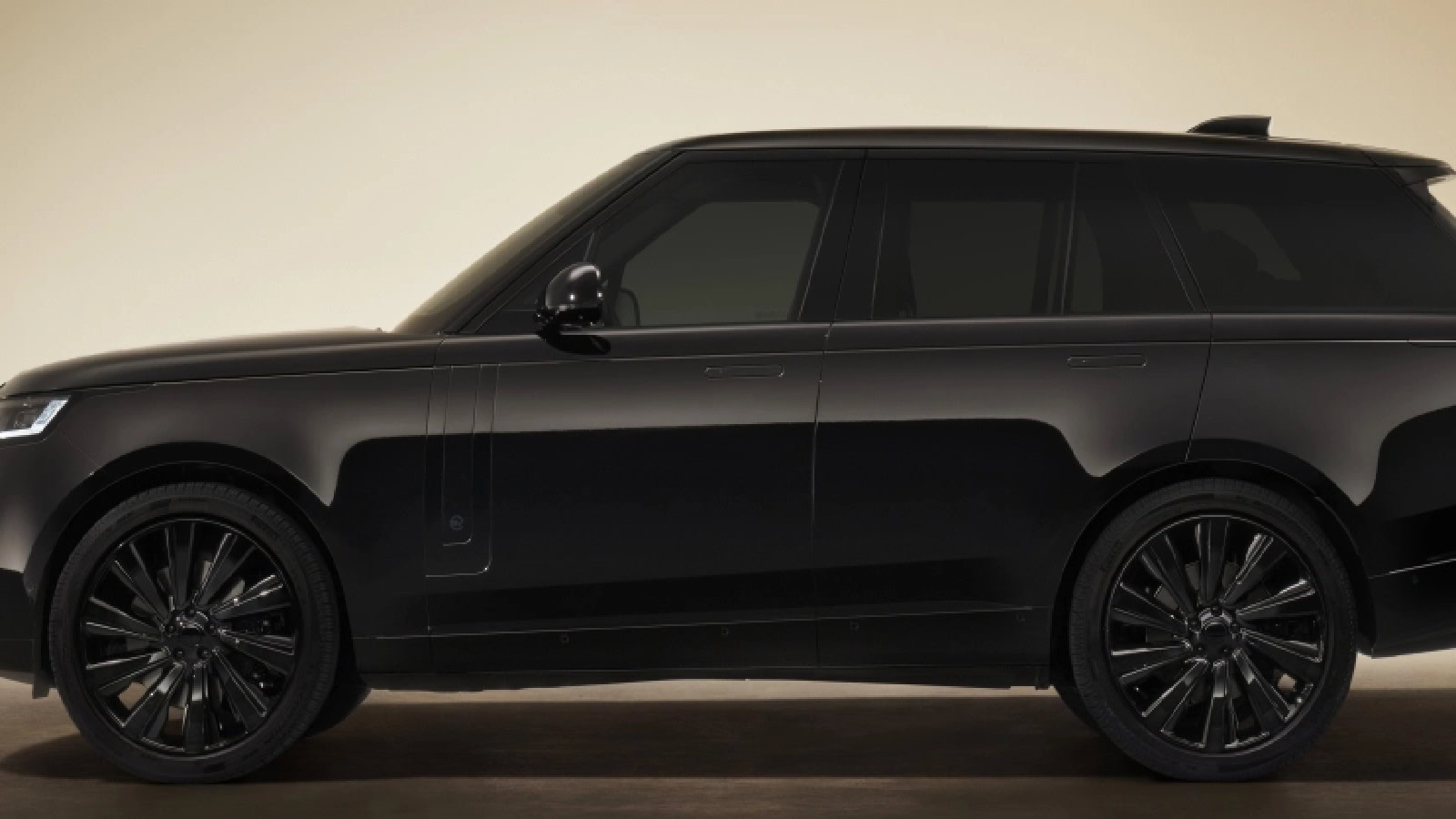 Range Rover SV Black: la gamma cresce al Goodwood Festival of Speed