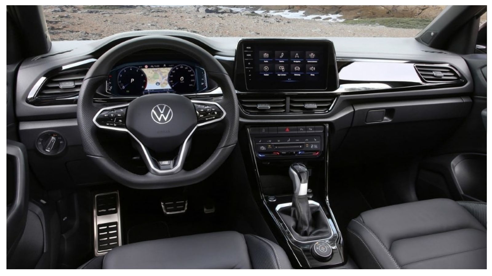 Nuova Volkswagen T-Roc 2025: più spazio e tecnologia nella seconda generazione