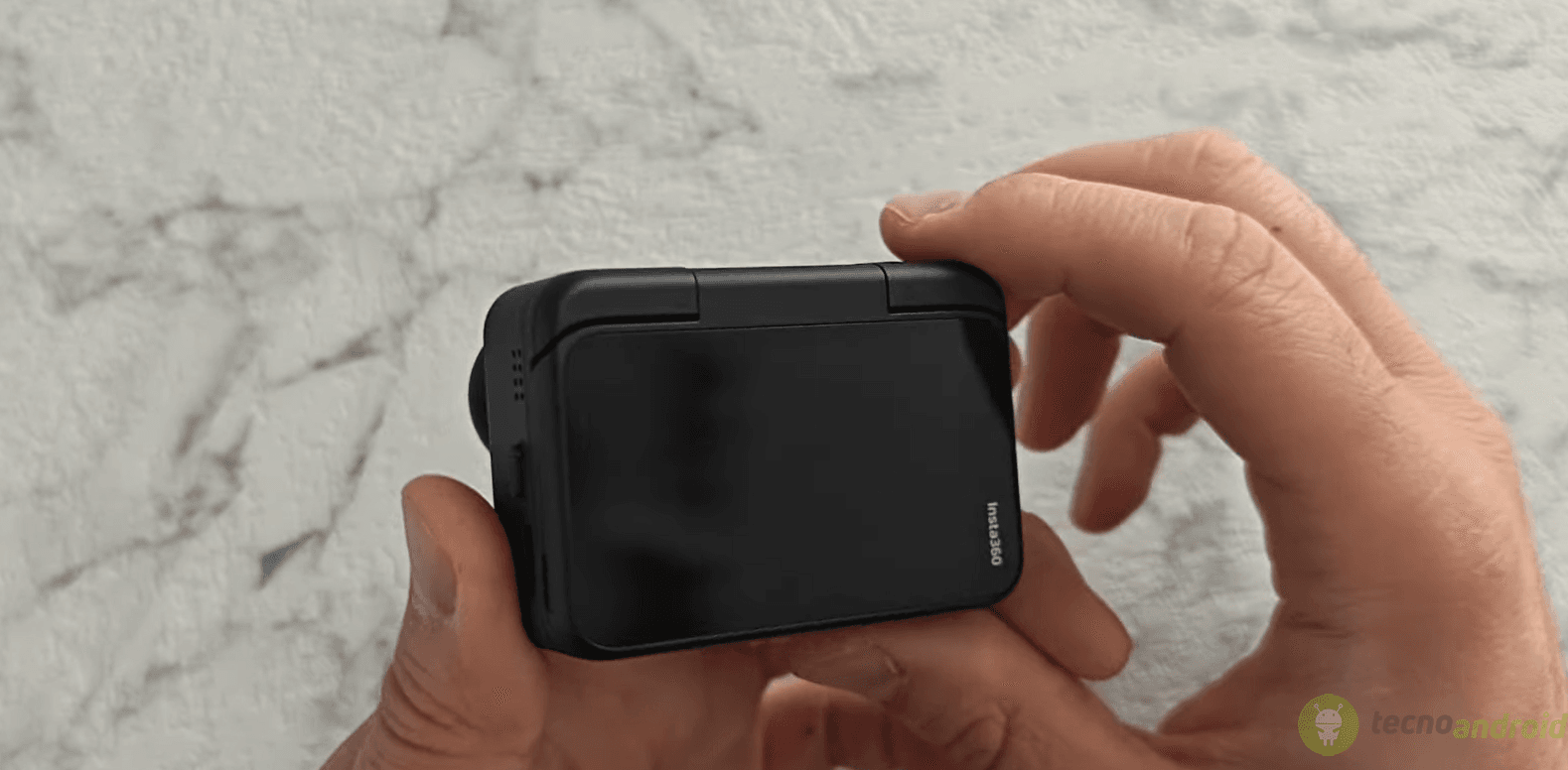 Insta360 GO Ultra, action camera leggera e piccolissima - Recensione