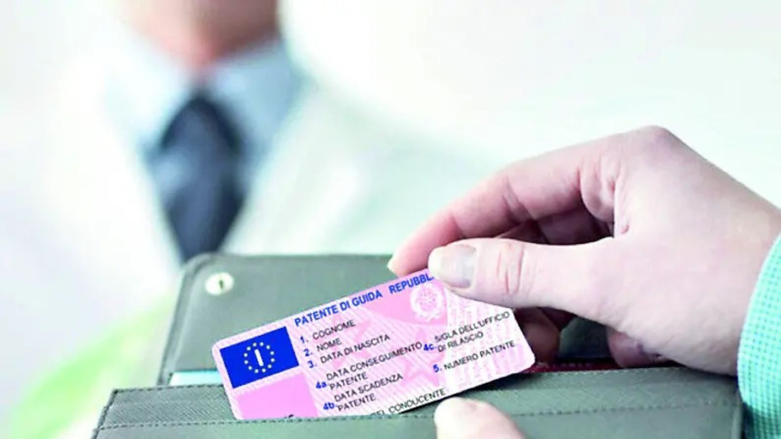 Patente di guida, dal 1° novembre costi in aumento: cosa cambia davvero ...