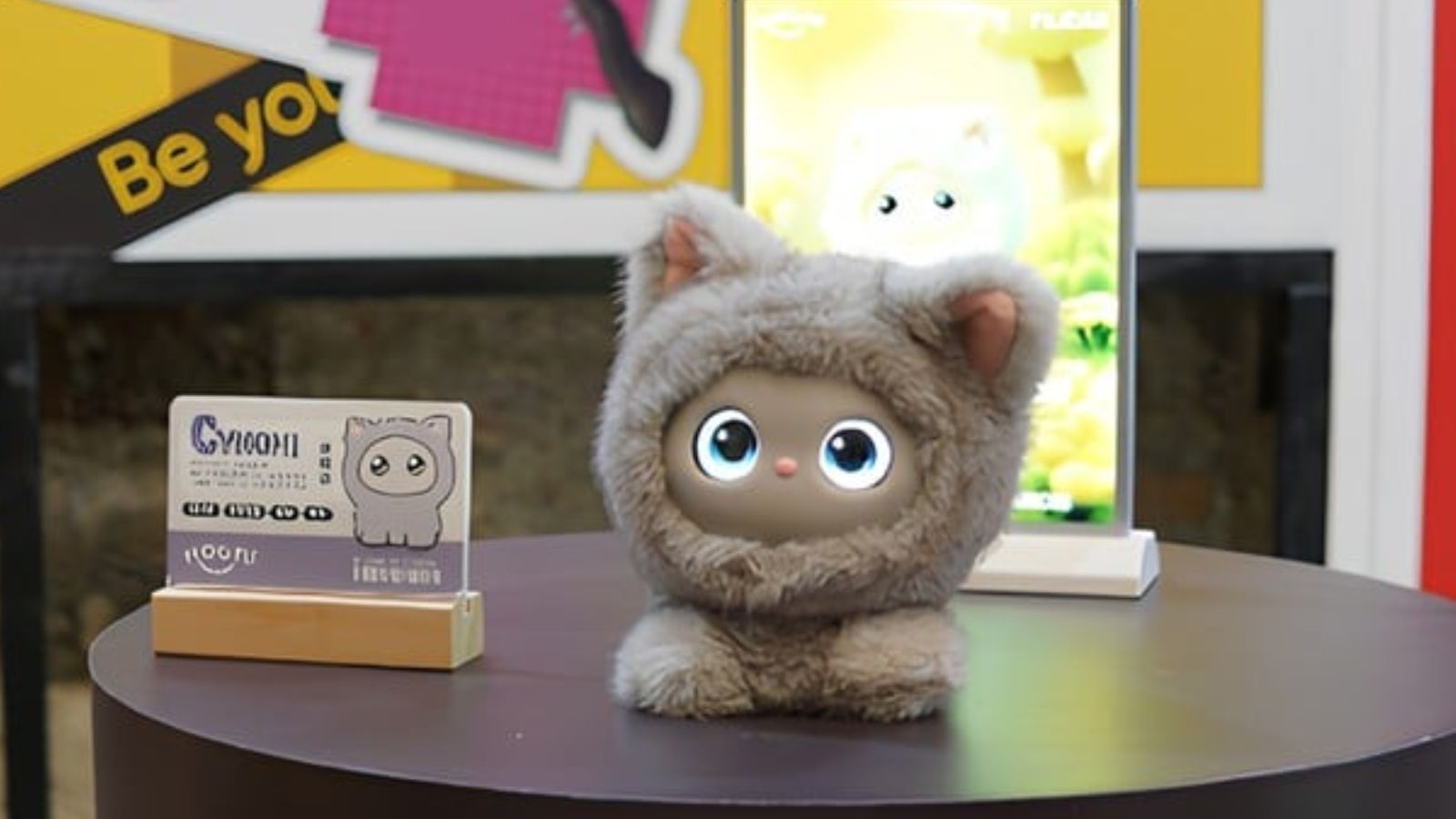 ZTE presenta mascotte AI “Mochi”