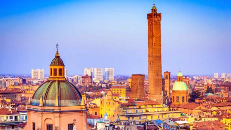 Dal 2026 le ibride restano fuori dalla ZTL di Bologna - TecnoAndroid
