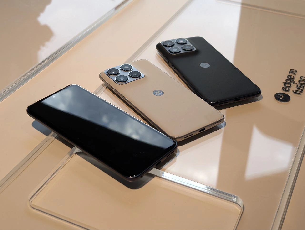 motorola edge 70 fusion scuote il MWC 2026 con 7000 mAh e Sony LYTIA