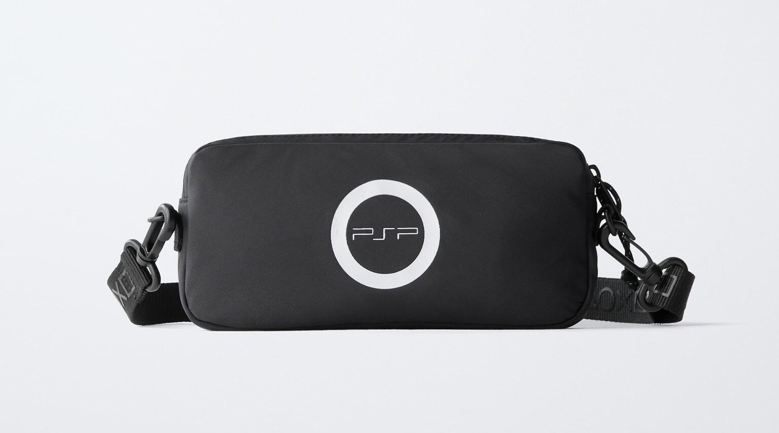 Zara lancia una borsa a forma di PSP e riaccende la nostalgia ...