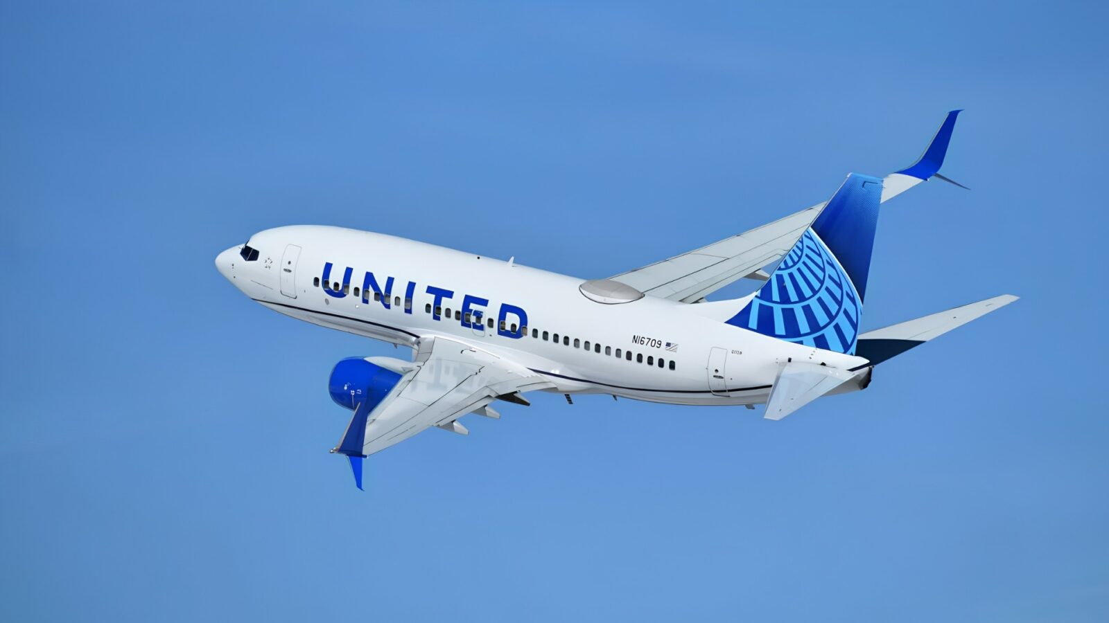 Boeing 767 costretto a invertire la rotta per uno speaker chiamato ...